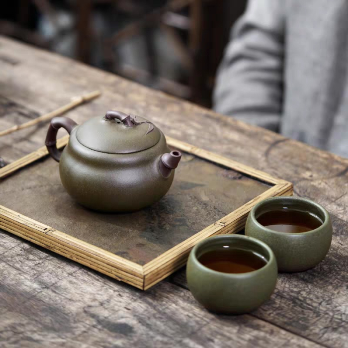 Dou Qing Clay Yixing Bamboo Gourd Teapot & 2 Cups 270ml | Teasenz